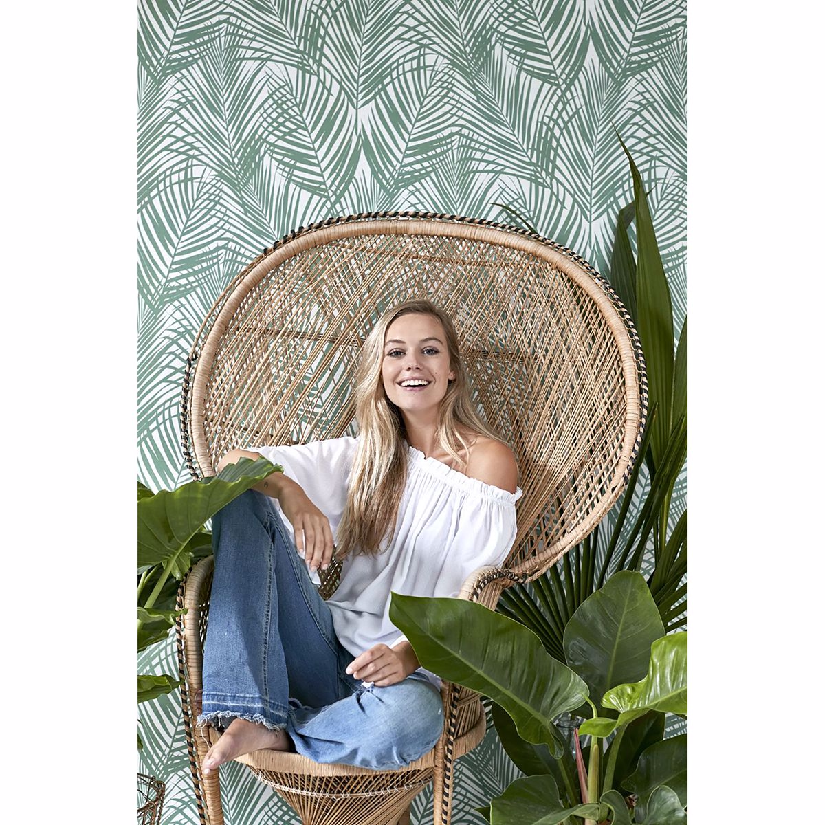 DD139007 - Fifi Green Palm Frond Wallpaper - by ESTA Home