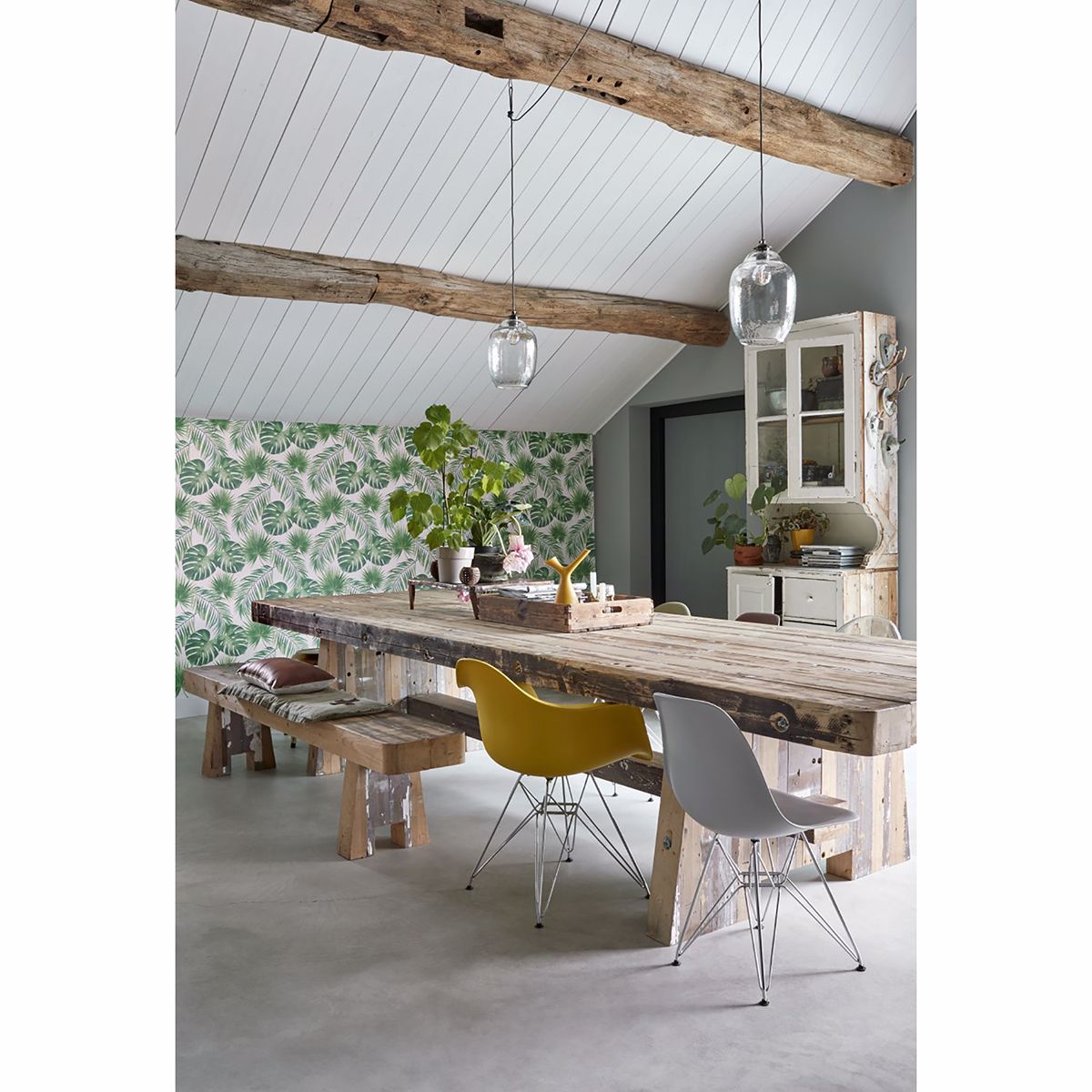 DD139013 - Patti Light Green Leaves Wallpaper - by ESTA Home