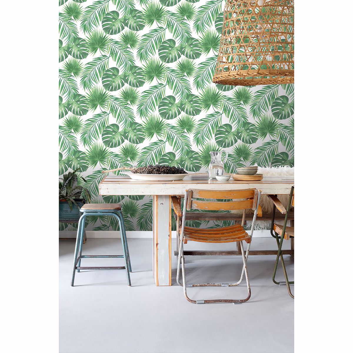 DD139013 - Patti Light Green Leaves Wallpaper - by ESTA Home