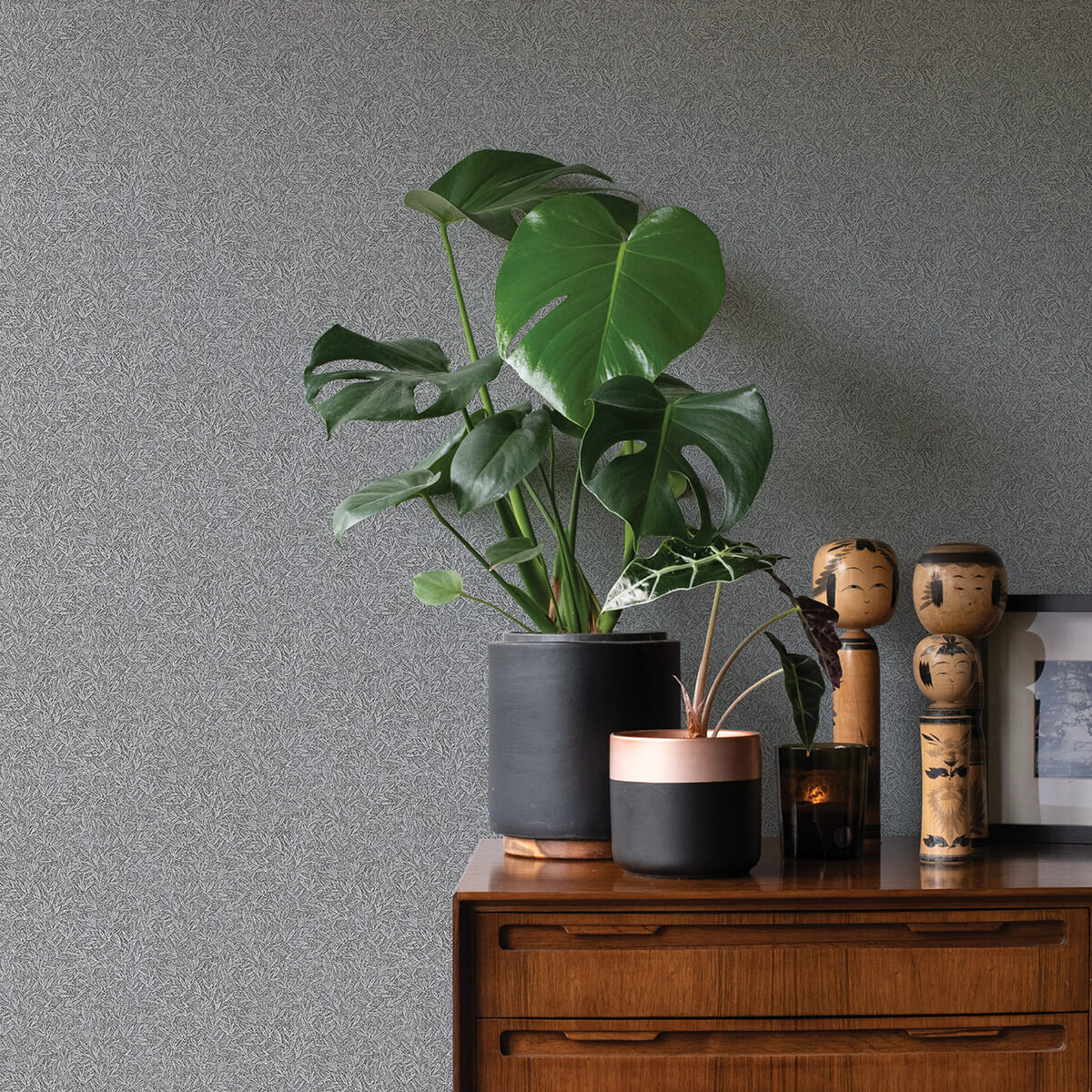 4035-37837-2 - Sayuri Charcoal Leaf Trail Wallpaper - by Advantage
