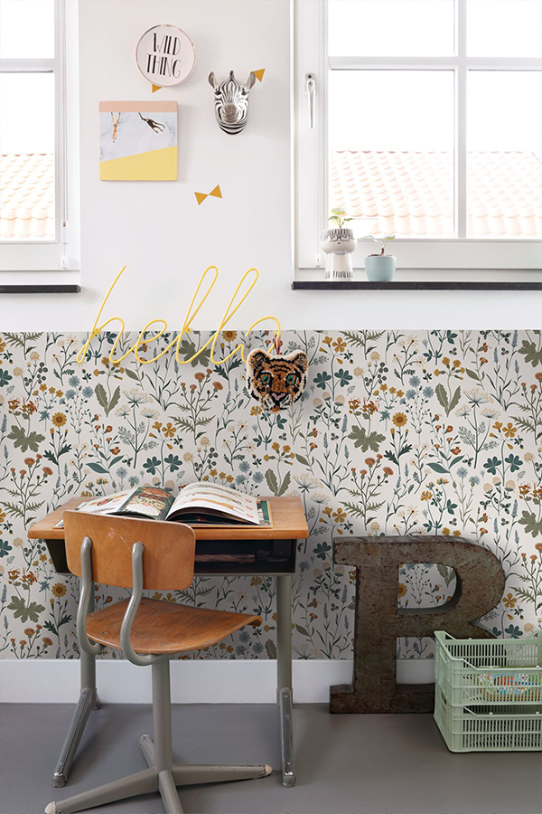 DD139391 - Fiore Blue Wildflowers Wallpaper - by ESTA Home