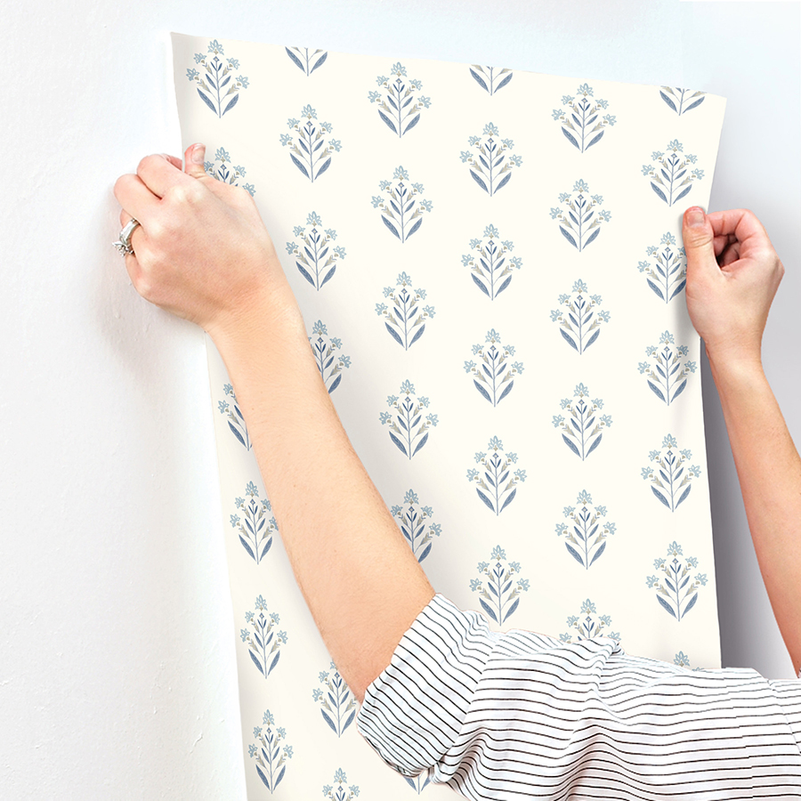 3125-72347 - Kova Blue Floral Crest Wallpaper - by Chesapeake