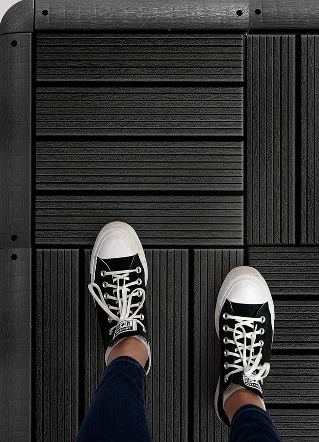 FPD6187 - Dark Grey Interlocking Deck Corner Pieces - by FloorPops